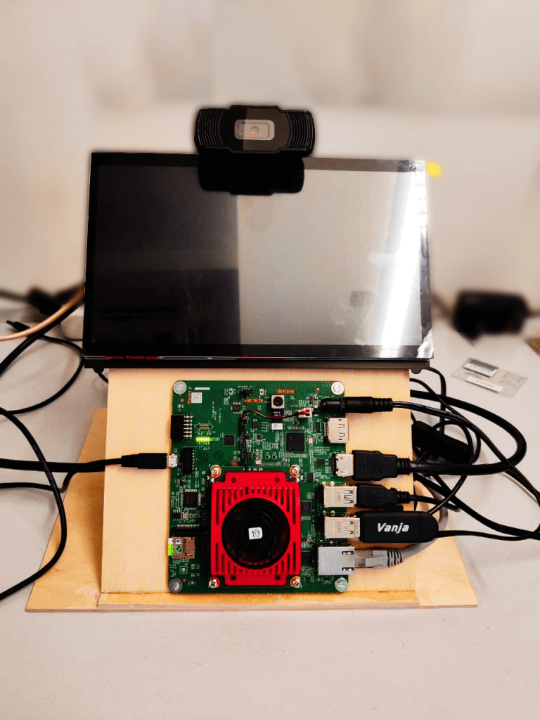 web-based Application with Edge AI Inference - MakarenaLabs